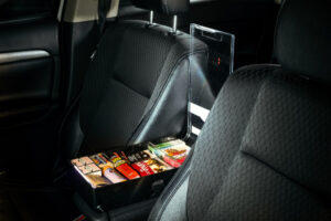 Terpaksa Buka Puasa di Jalan? Siapkan 7 Perlengkapan Wajib Ini di Mobil ...