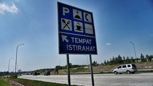Rest Area Tol Trans-Jawa dengan Pemandangan Alam Terbaik